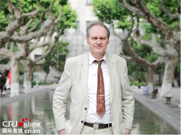 Amazing Decade, Foreigners in Jiangsu: Peter Rawlins Loves Yangzhou for ...