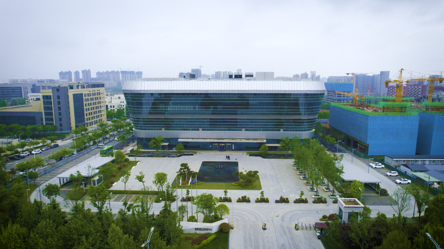 Reporters Visit National Supercomputing Center in Xi'an to Experience ...