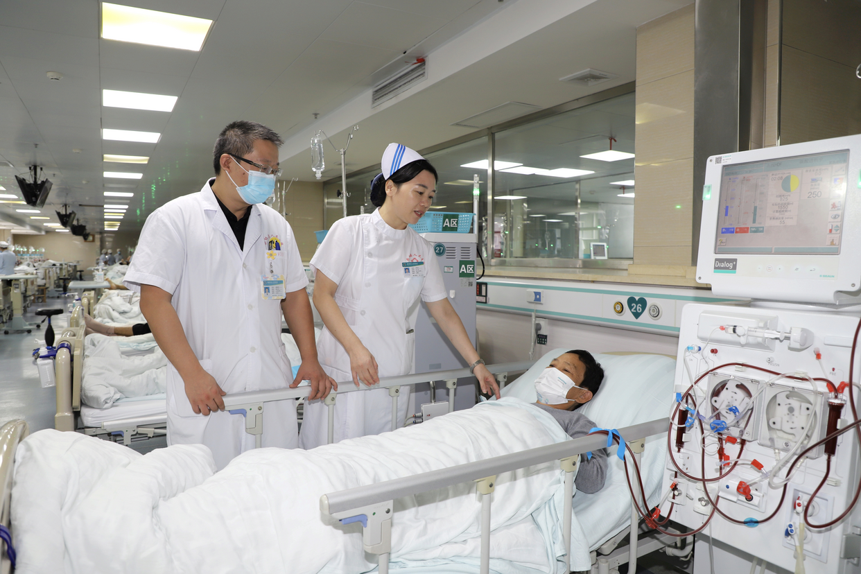 Xinshao County of Hunan Province Fully Strives for a Medical Community