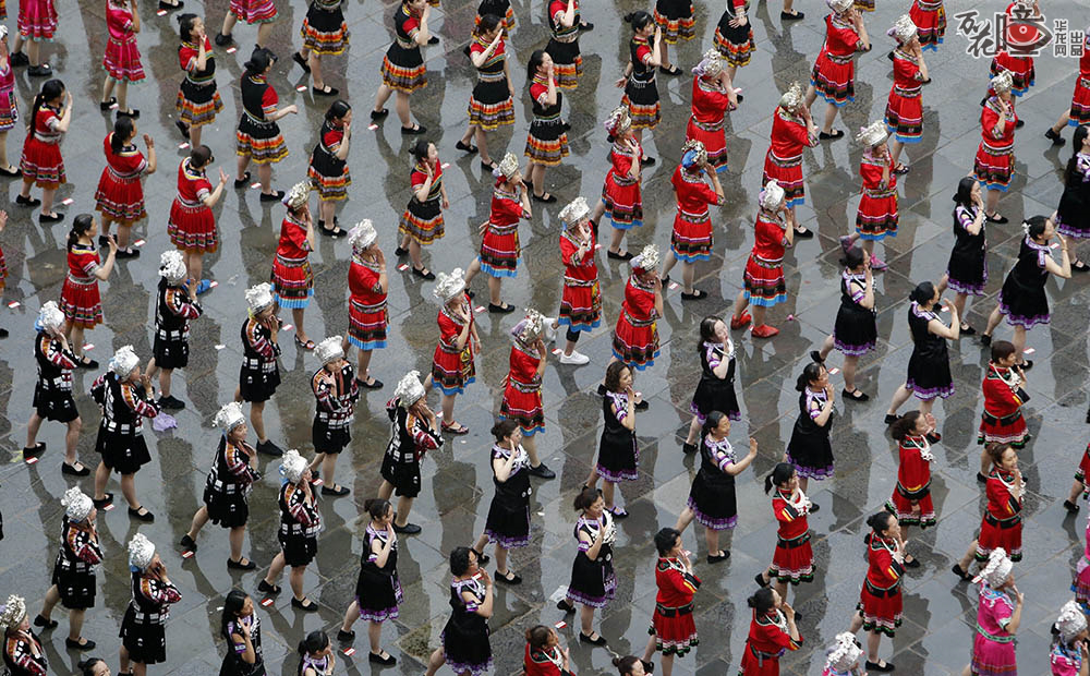 Sing Miao’s songs and dance together in Pengshui
